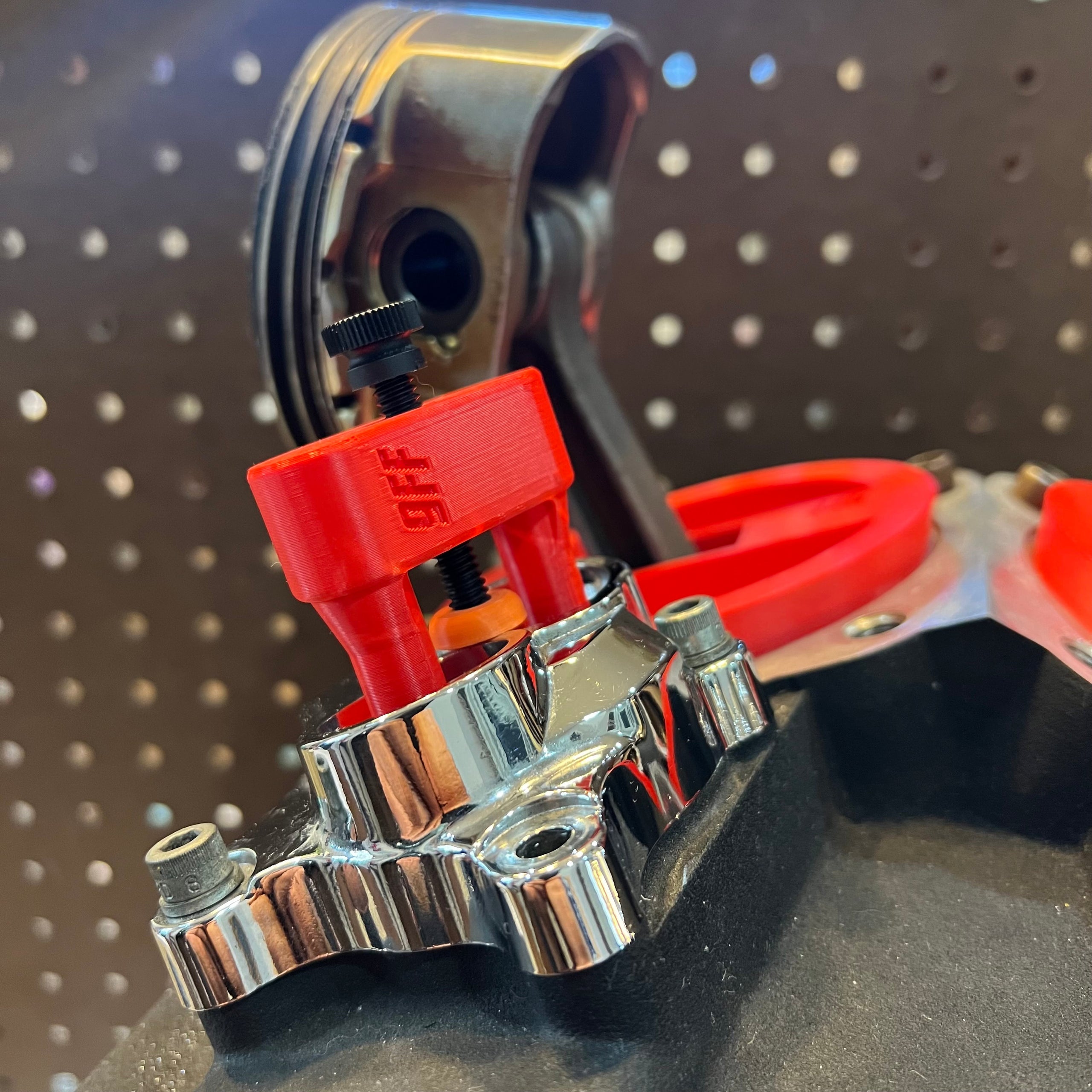 Magnetic Lifter Holders for Milwaukee 8, Twin Cam and Evolution engines ...